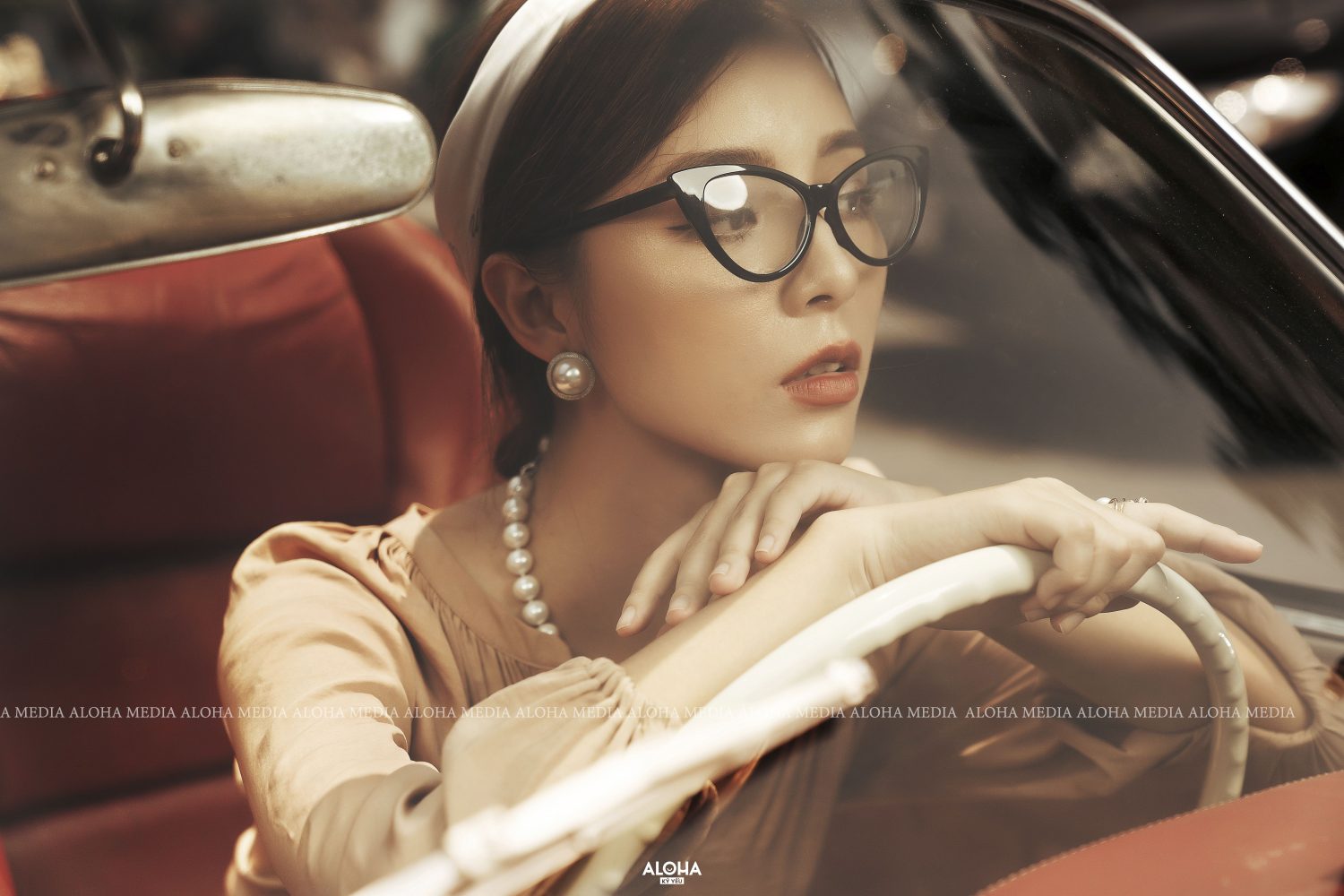 Concept Retro Fashion - Aloha Media